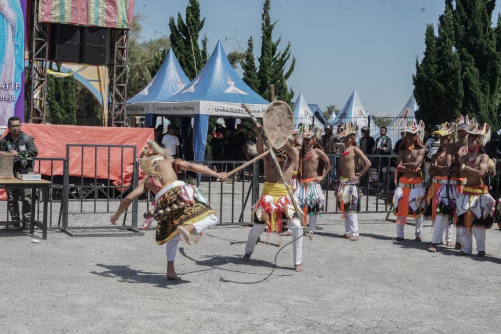 Ritual Karong Woja Wolé: Pemberkatan Benih dan Air, Berpuncak pada ...